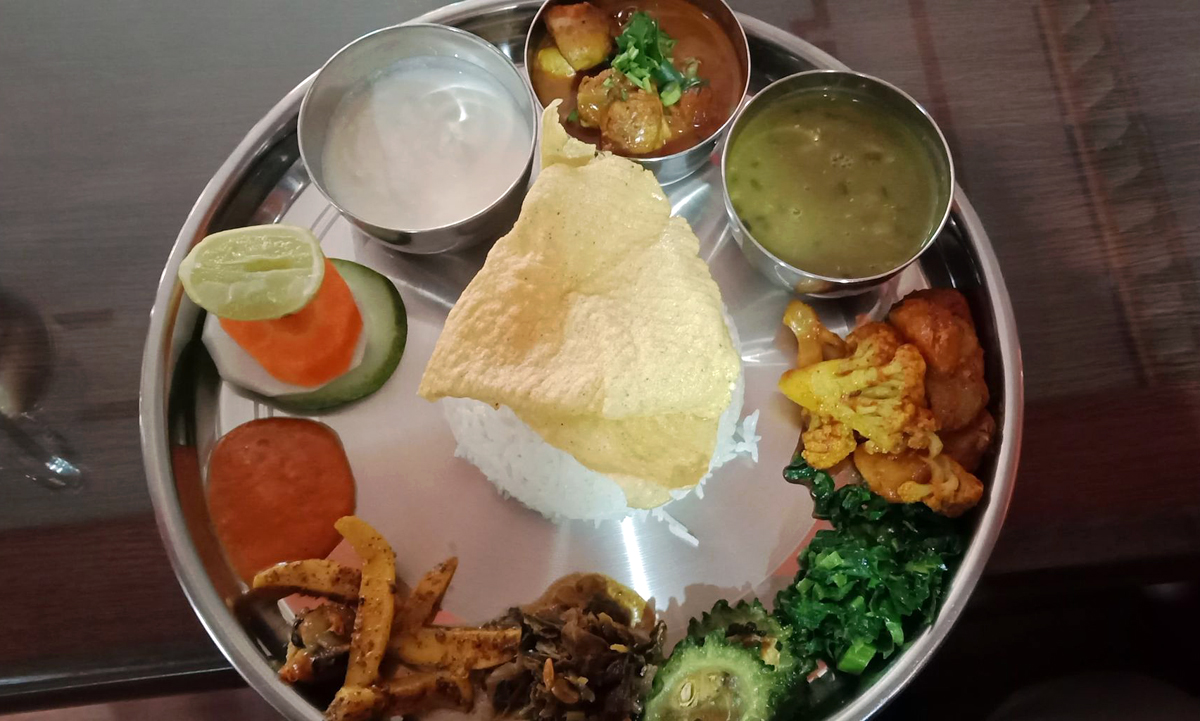 काठमाडौंमा मात्र ६५ रुपैयाँमा खाना खान पाइने रेस्टुरेन्ट सञ्चालन ...